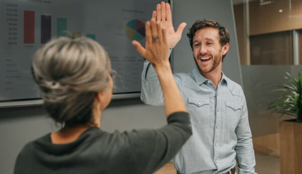 How to Give More Powerful Praise | Executive Leadership Group, Inc.